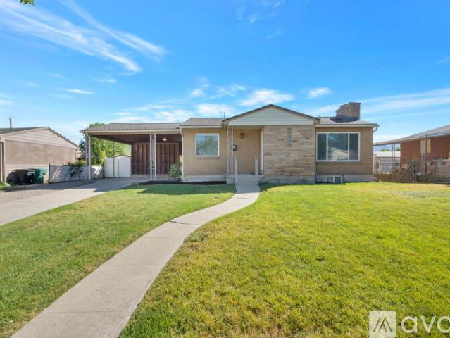 3 BR, 2 BA Apartment 403 E Saunders Street, Murray, UT 84107