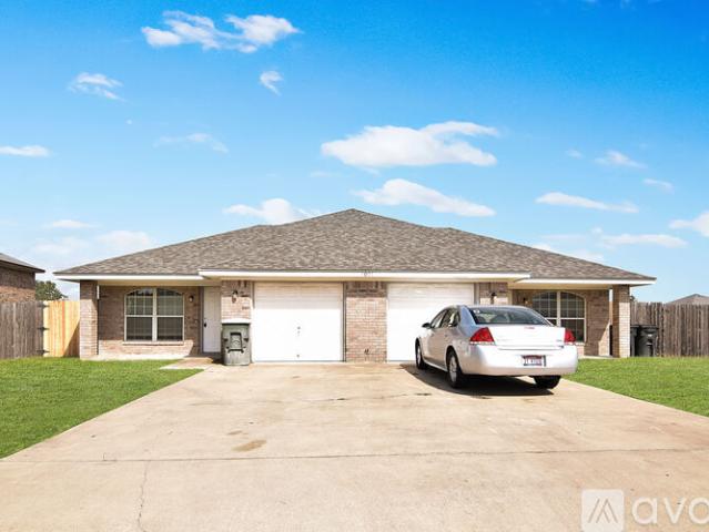 3 BR, 2 BA Apartment 4001 Eula Bea Ct, Unit A, Killeen, TX 76549