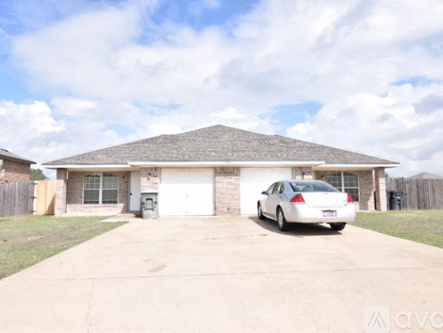 3 BR, 2 BA Apartment 4001 Eula Bea Ct, Unit A, Killeen, TX 76549