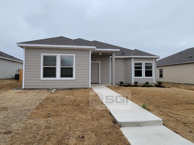 3 BR, 2 BA Apartment 4007 Wellington St, Greenville, TX 75401