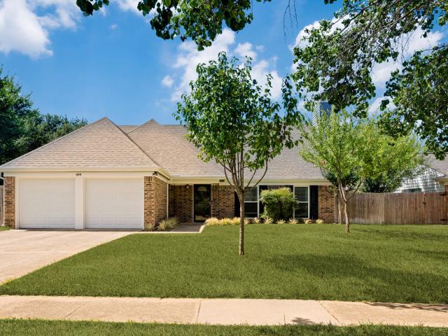 3 BR, 2 BA Apartment 400 Harrington Ln, Euless, TX 76039