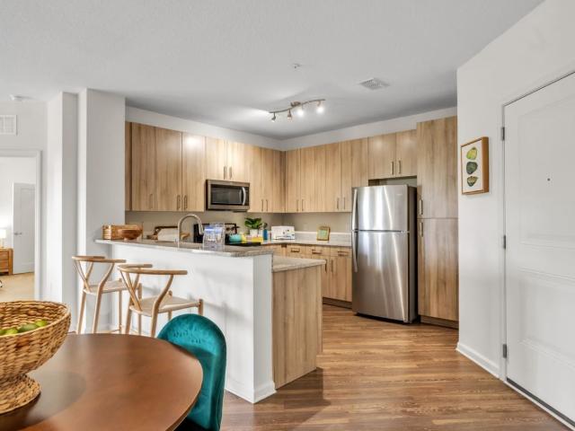 3 BR, 2 BA Apartment 400 N Orlando Ave Unit 631, Maitland, FL 32751