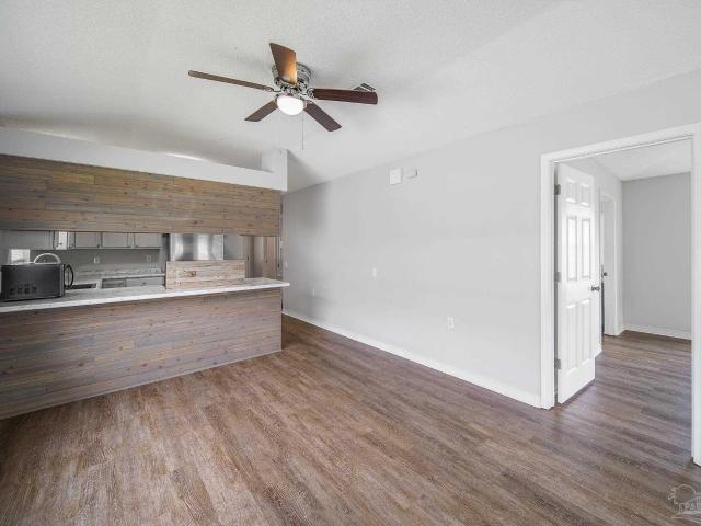3 BR, 2 BA Apartment 4014 Glenway Drive, Pensacola, FL 32526