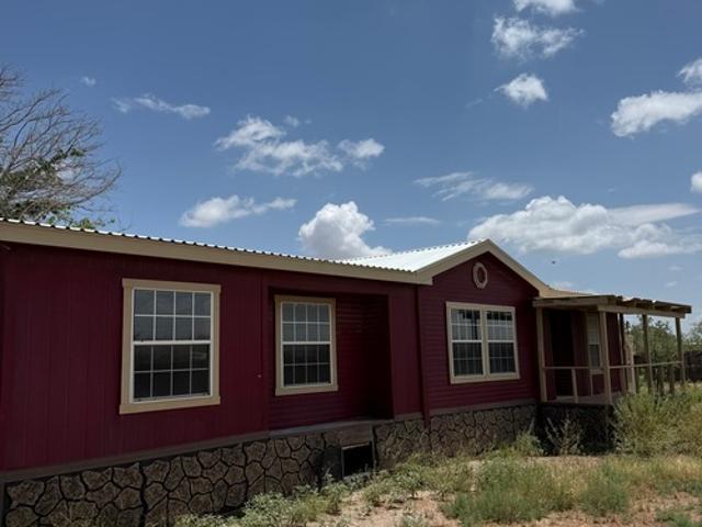 3 BR, 2 BA Apartment 401 Harding St, Imperial, TX 79743