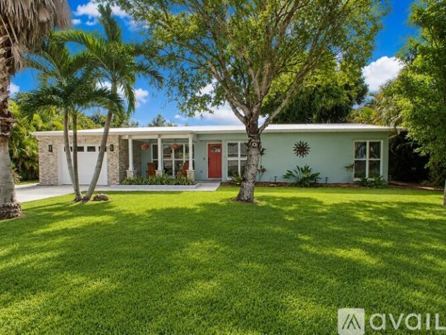 3 BR, 2 BA Apartment 4021 SE 3rd Ave, Cape Coral, FL 33904
