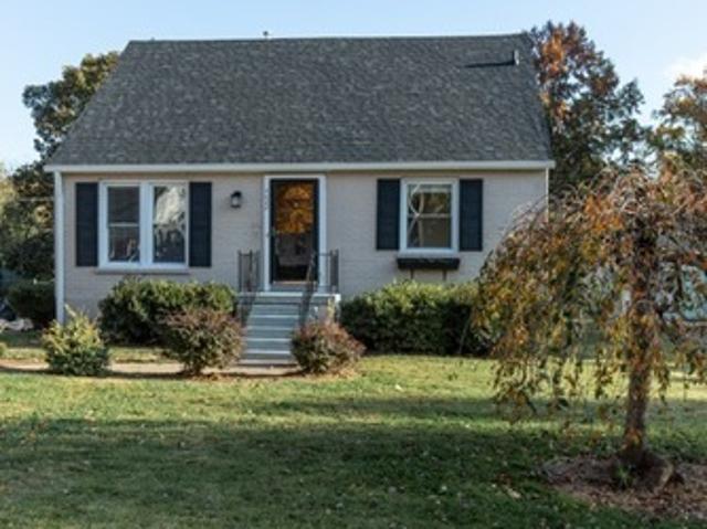 3 BR, 2 BA Apartment 4022 Gloucester Rd, Louisville, KY 40207