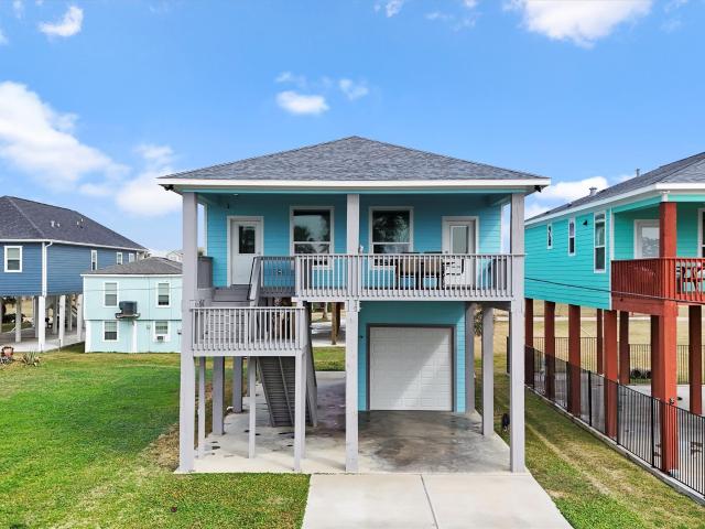 3 BR, 2 BA Apartment 4025 A Vista Boulevard, Galveston, TX 77554