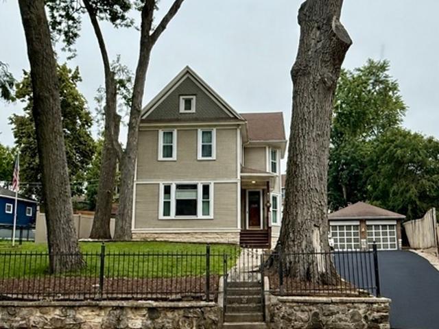 3 BR, 2 BA Apartment 402 Whitney Avenue, Joliet, IL 60435