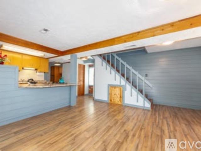 3 BR, 2 BA Apartment 40324 Lynn Rd, Loon Lake, WA 99148