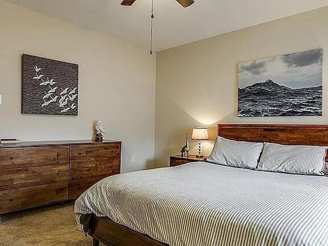 3 BR, 2 BA Apartment 407 South Windomere Avenue, Dallas, TX 75208