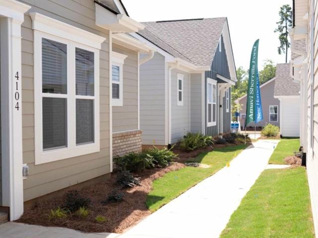 3 BR, 2 BA Apartment 4050 Freesia Street Unit 4203 Freesia St, Sherrills Ford, NC 28673