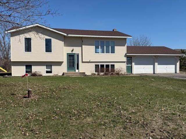 3 BR, 2 BA Apartment 4059 33rd St S, St. Cloud, MN 56301
