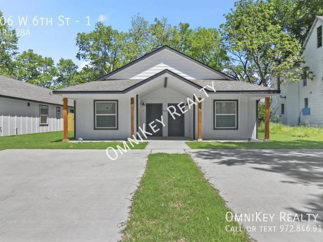 3 BR, 2 BA Apartment 406 W 6th St, Bonham, TX 75418