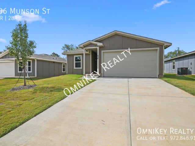 3 BR, 2 BA Apartment 406 Munson St, Denison, TX 75021