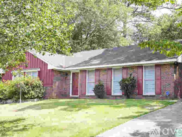 3 BR, 2 BA Apartment 4100 King Arthur Place, Columbus, GA 31907