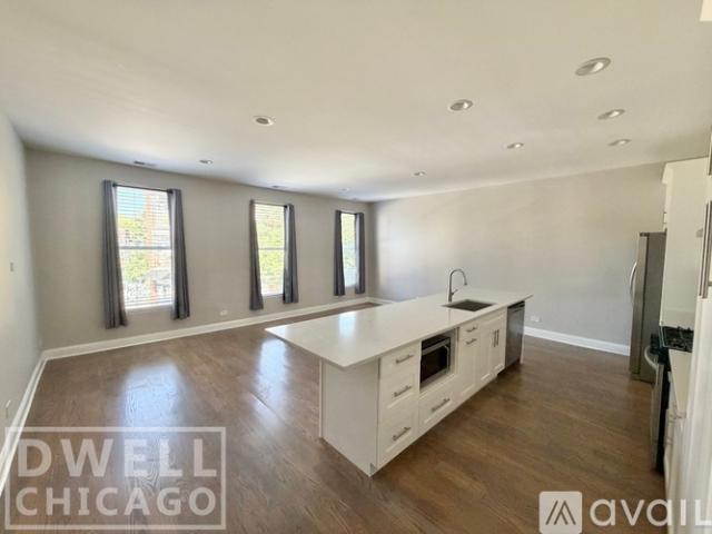3 BR, 2 BA Apartment 4101 N Lincoln Ave, Unit 4103, Chicago, IL 60618