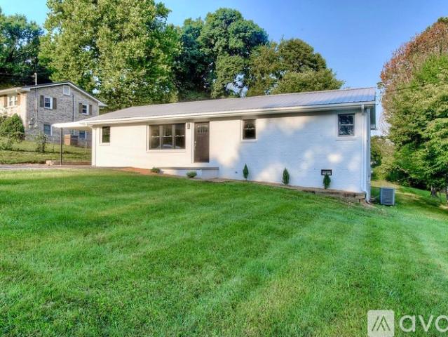 3 BR, 2 BA Apartment 4105 Ranch Rd, Johnson City, TN 37601