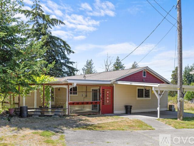 3 BR, 2 BA Apartment 4109 S Reddick Rd, Port Angeles, WA 98363