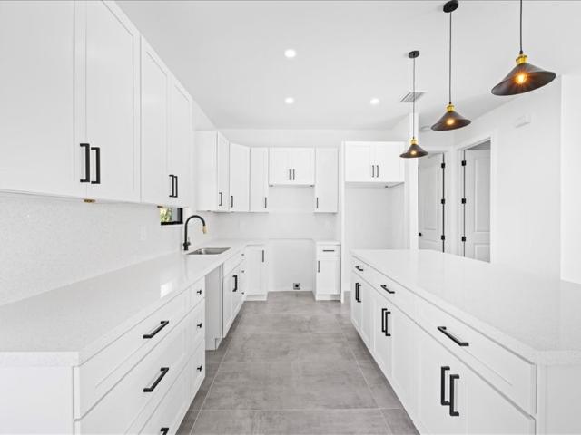 3 BR, 2 BA Apartment 4127 Northwest 36th Place, Cape Coral, FL 33993