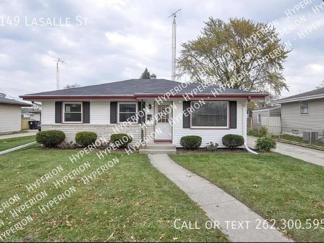 3 BR, 2 BA Apartment 4149 Lasalle St, Racine, WI 53402