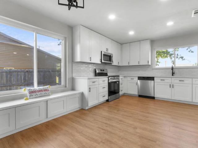 3 BR, 2 BA Apartment 414 Hallmark Drive, Arlington, TX 76011