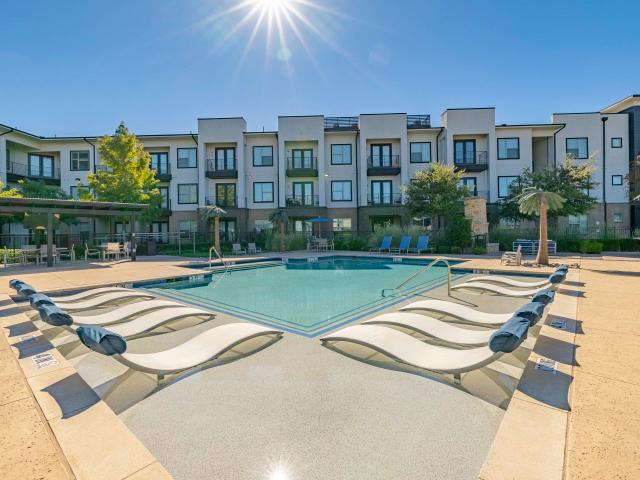 3 BR, 2 BA Apartment 4200 Centreport Dr Unit 3215, Fort Worth, TX 76155