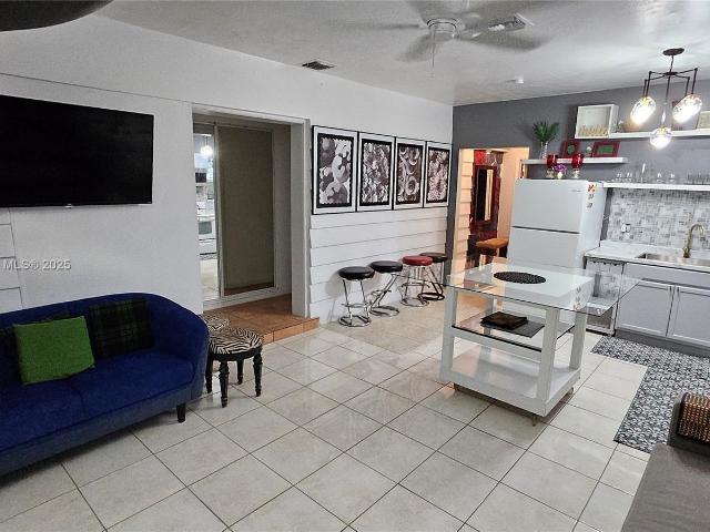 3 BR, 2 BA Apartment 4201 Southwest 60th Place, South Miami, FL 33155