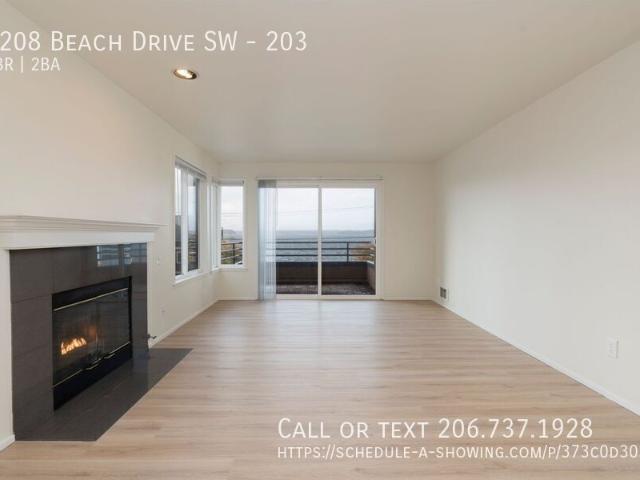 3 BR, 2 BA Apartment 4208 Beach Drive SW, Seattle, WA 98116