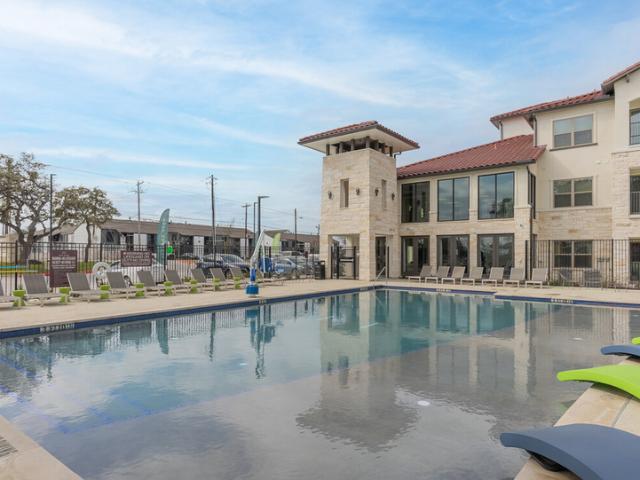 3 BR, 2 BA Apartment 420 E Wonsley Dr, Austin, TX 78753