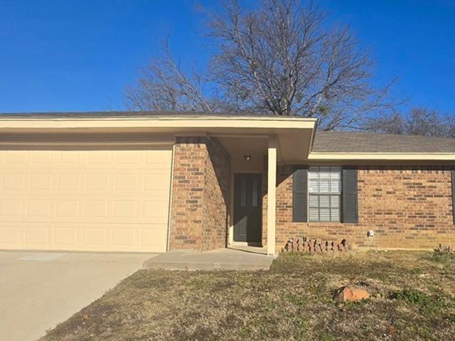 3 BR, 2 BA Apartment 4216 Canyon Trail, Lake Worth, TX 76135