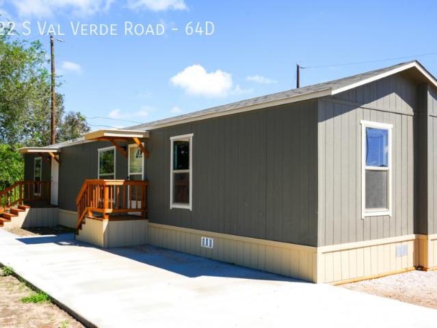 3 BR, 2 BA Apartment 422 S Val Verde Road, Donna, TX 78537