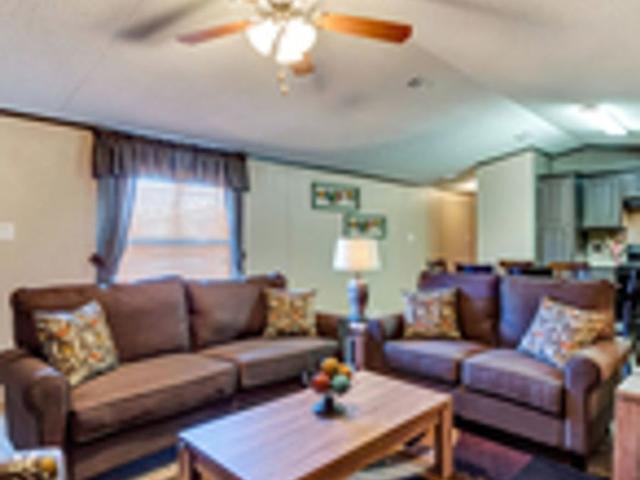 3 BR, 2 BA Apartment 422 S Val Verde Road 14, Donna, TX 78537