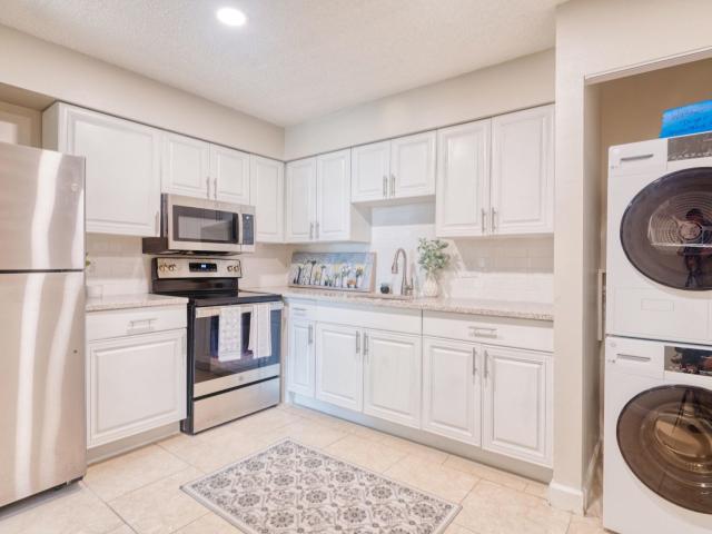 3 BR, 2 BA Apartment 4248 NW 22nd Ave Unit 2025 4, Ocala, FL 34475