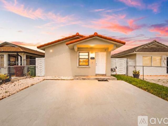 3 BR, 2 BA Apartment 4250 W 10th Ave, Hialeah, FL 33012