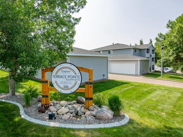 3 BR, 2 BA Apartment 425 East Calgary Avenue Unit 6, Bismarck, ND 58503