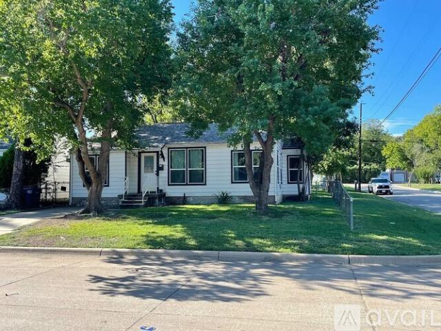 3 BR, 2 BA Apartment 4300 Valentine Street, Fort Worth, TX 76107