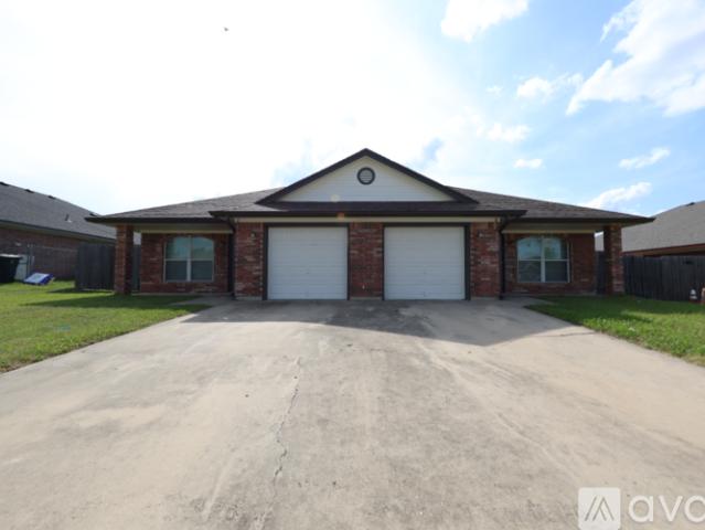 3 BR, 2 BA Apartment 4303 Alleeta Dr, Unit B, Killeen, TX 76549