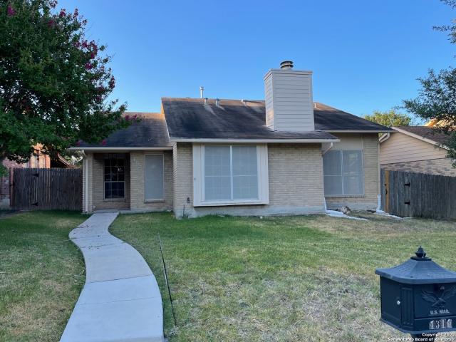 3 BR, 2 BA Apartment 4310 Hilton Head St, San Antonio, TX 78217