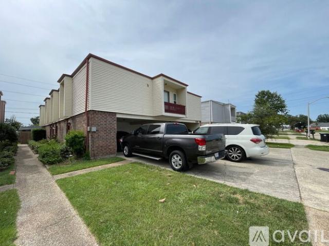 3 BR, 2 BA Apartment 4329 Loire Drive, Unit D, Kenner, LA 70065