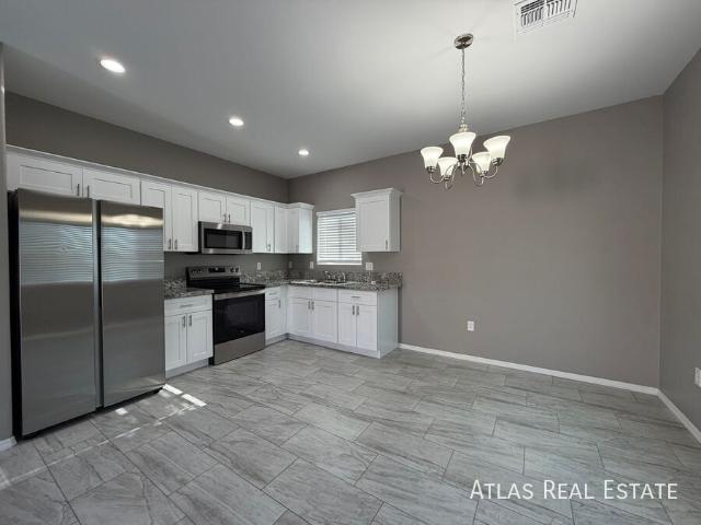 3 BR, 2 BA Apartment 43 W Lester Street, Tucson, AZ 85705