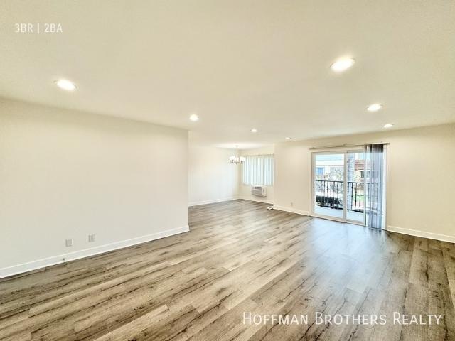 3 BR, 2 BA Apartment 5415 Newcastle Ave, Encino, CA 91316