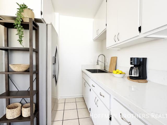 3 BR, 2 BA Apartment 5419 Harold Way, Los Angeles, CA 90027