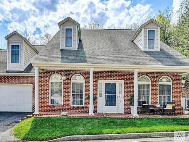 3 BR, 2 BA Apartment 5424 Quail Ridge Court, Cave Spring, VA 24018