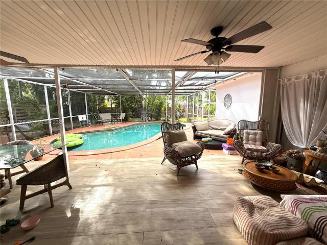 3 BR, 2 BA Apartment 5424 Van Buren Street, Hollywood, FL 33021