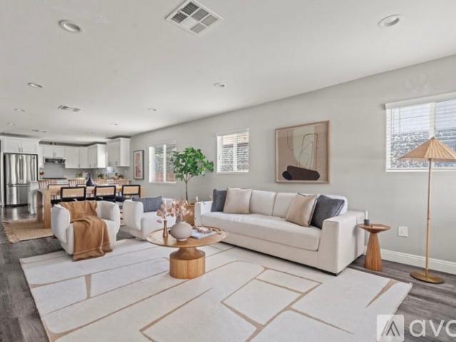 3 BR, 2 BA Apartment 5434 4th Avenue, Los Angeles, CA 90043