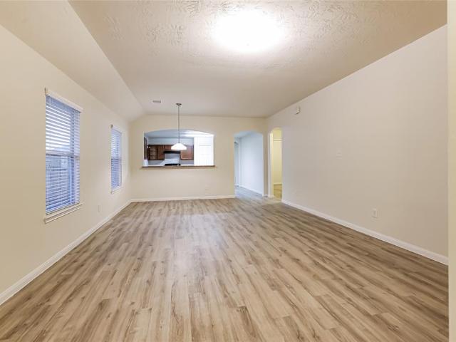 3 BR, 2 BA Apartment 5434 Plantation Frst Dr, KATY, TX 77449