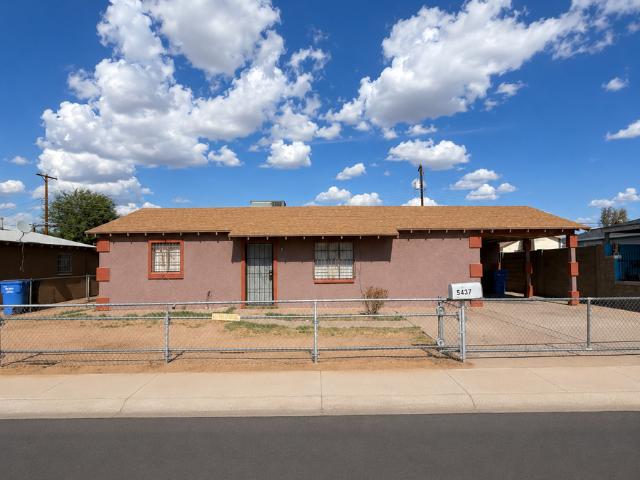 3 BR, 2 BA Apartment 5437 S 14th Way, Phoenix, AZ 85040