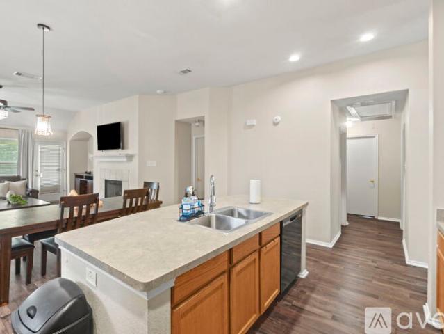 3 BR, 2 BA Apartment 553 Cross Ridge Cir N, Fort Worth, TX 76120