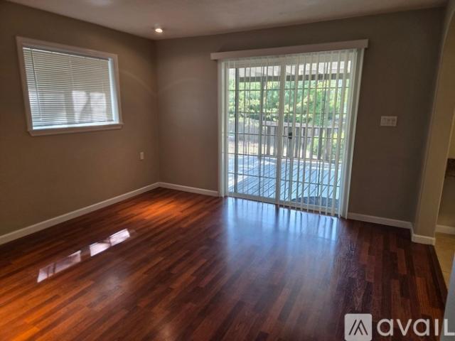 3 BR, 2 BA Apartment 550 South 4th Street, Jacksonville, OR 97530