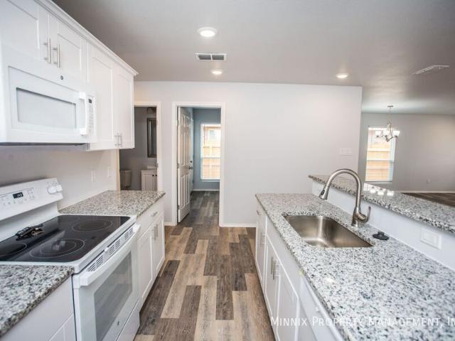 3 BR, 2 BA Apartment 5607 Kemper St Lubbock, TX 79416
